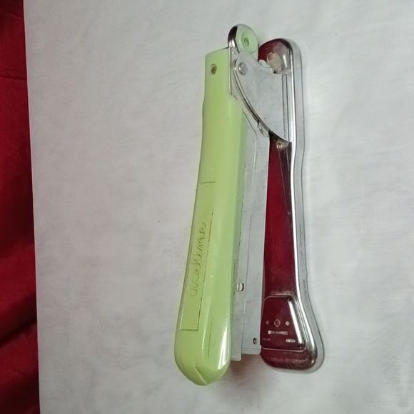 Aceliner | Office | Vgt 96s Lime Green Aceliner Stapler | Poshmark